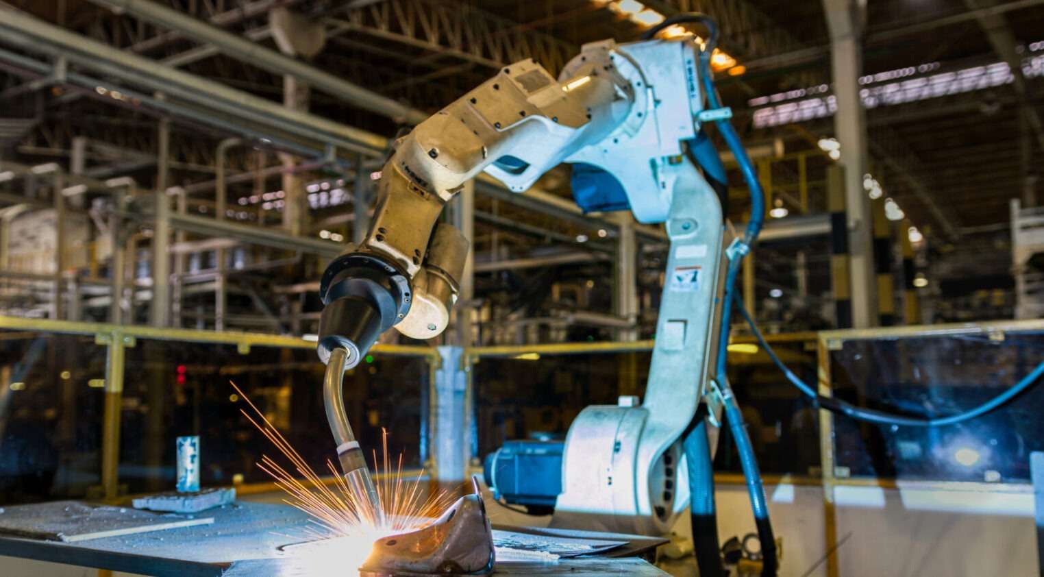 Cobot vs. Industrial Robot: Which Wins for Welding?